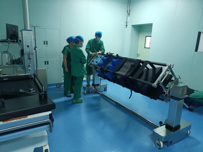 Meja Operasi Elektro Hidrolik Multifungsi Carbon Fiber Spine Electro ...